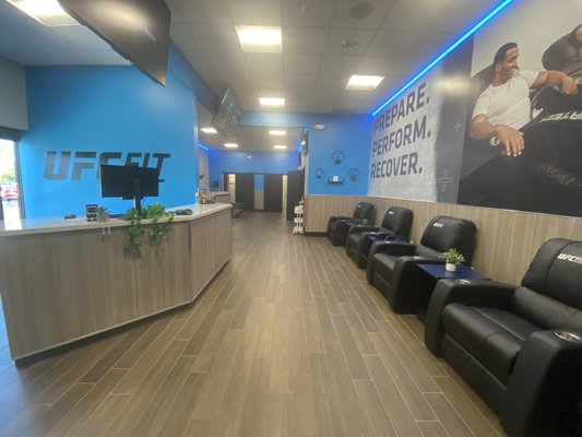 UFC FIT SAN JOSE - OAKRIDGE MALL - Updated July 2025 - 118 Photos & 162 ...