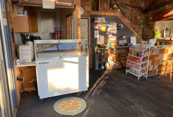 CURLEY’S RESORT & DIVE CENTER - Updated September 2025 - 14 Photos & 17 ...