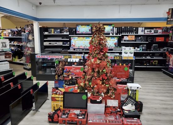 SIMPLE PAWN - Updated October 2025 - 4006 W Vine St, Kissimmee, Florida ...