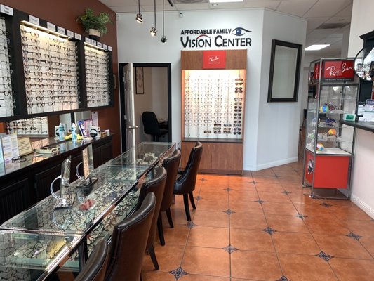 AFFORDABLE FAMILY VISION CENTER - Updated December 2025 - 17 Photos ...
