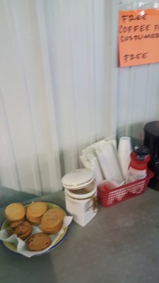 GREEN TREES GROCERY OUTLET - 15 Photos & 13 Reviews - 9117 S Frontage ...