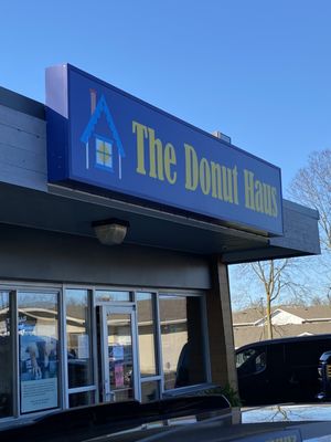 THE DONUT HAUS BAKERY - Updated November 2024 - 32 Photos & 59 Reviews ...