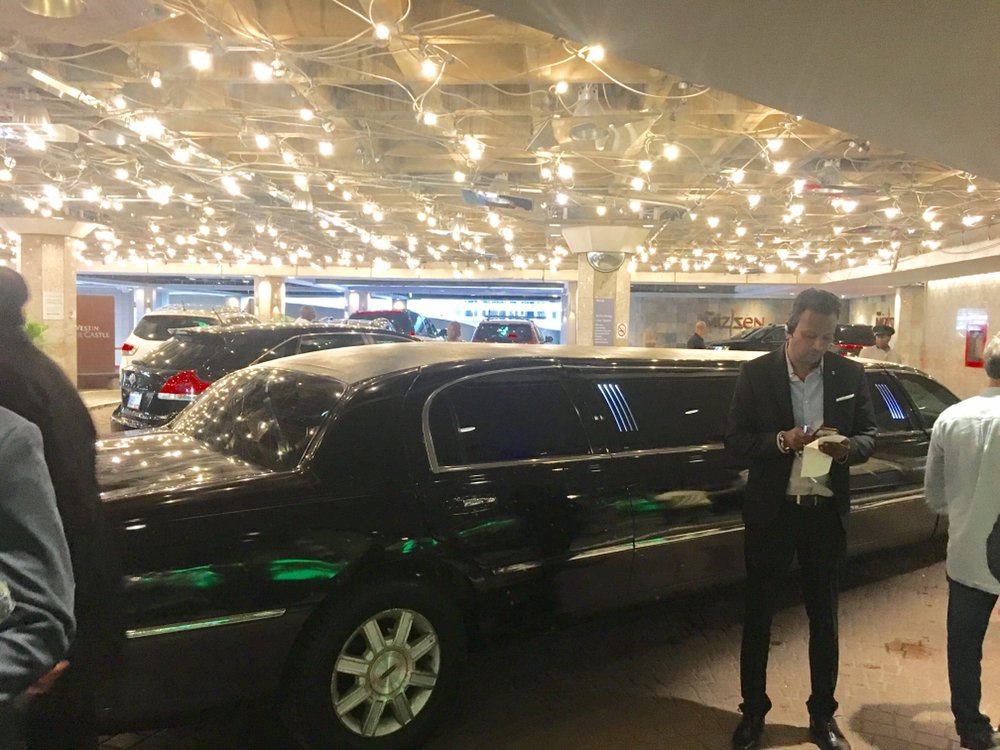 LIMO ROUTE - Updated September 2024 - 10 Photos - 371 Front St W ...