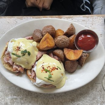 ODDFELLOWS CAFE & BAR - Updated October 2024 - 1722 Photos & 1532 ...