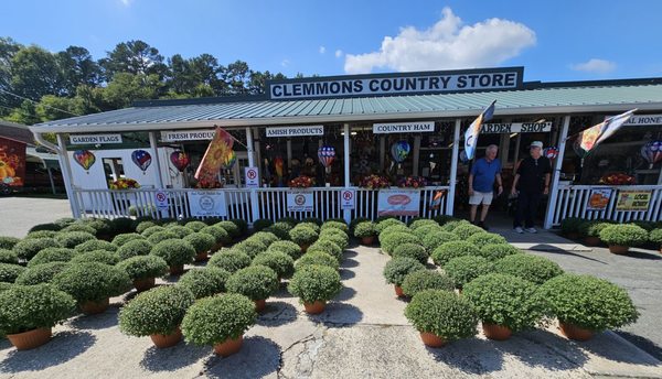 CLEMMONS COUNTRY STORE - Updated December 2025 - 35 Photos - 2690 ...