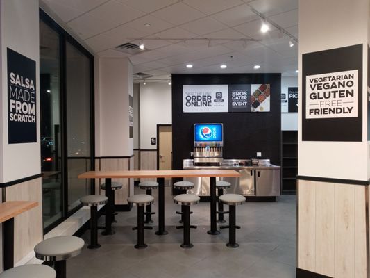 DOS BROS - Updated December 2025 - 12 Photos - 800 N Milwaukee Ave ...