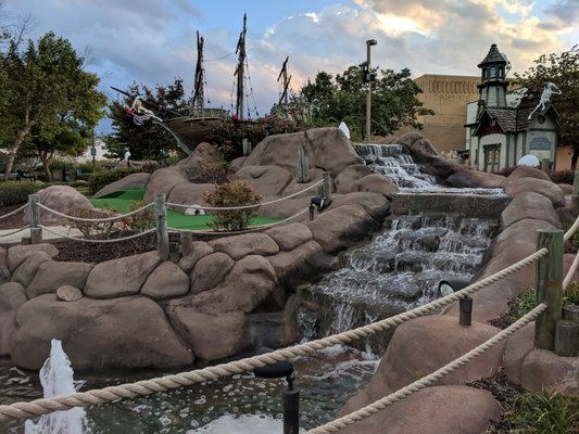 THE FRINGE - 189 Photos & 22 Reviews - Mini Golf - 5100 Commerce Pkwy ...