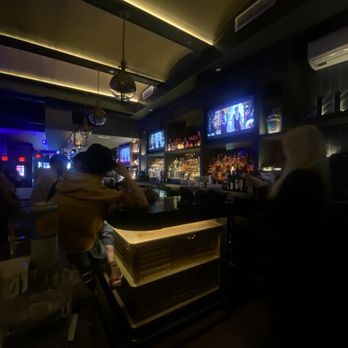 THE DICKENS - Updated January 2025 - 129 Photos & 122 Reviews - 783 8th ...