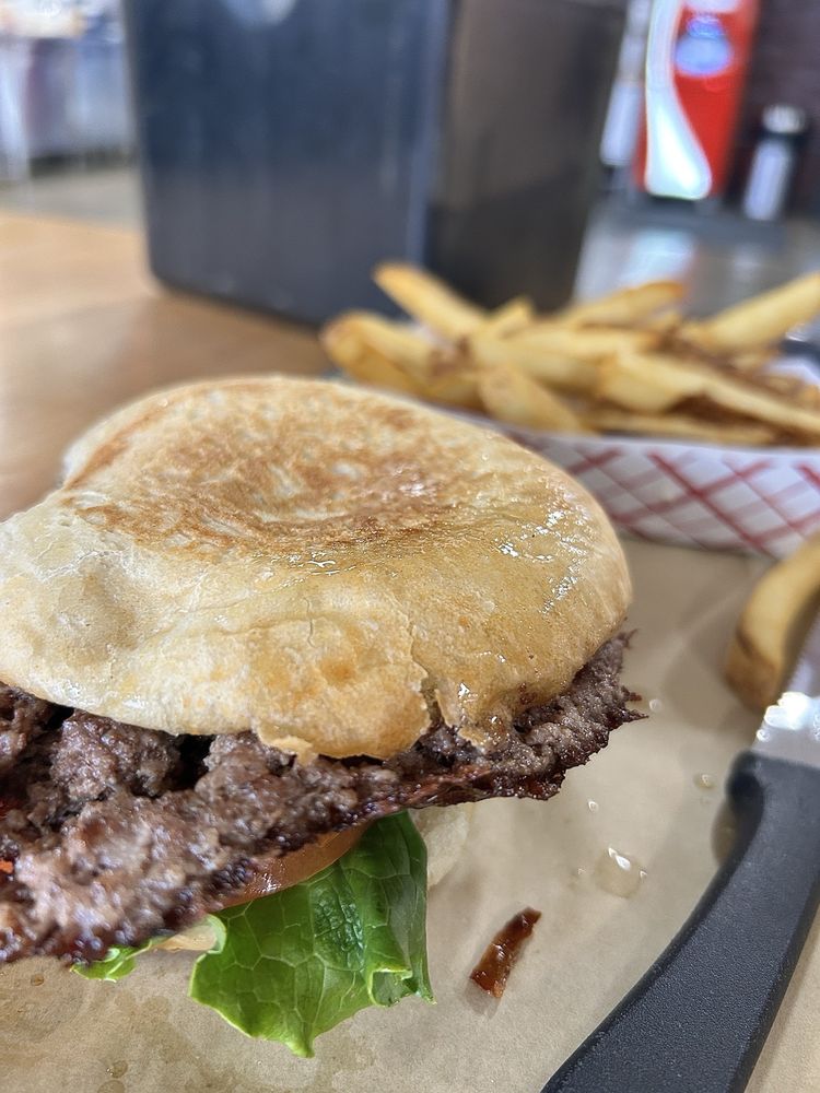 THE BARCELONA BURGER AND BEER GARDEN - Updated March 2025 - 511 Photos ...