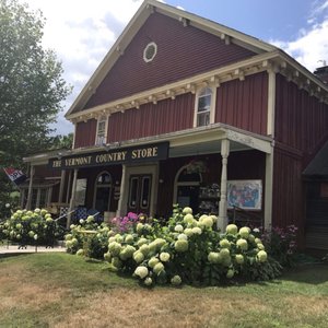THE VERMONT COUNTRY STORE - 124 Photos & 83 Reviews - Department Stores ...