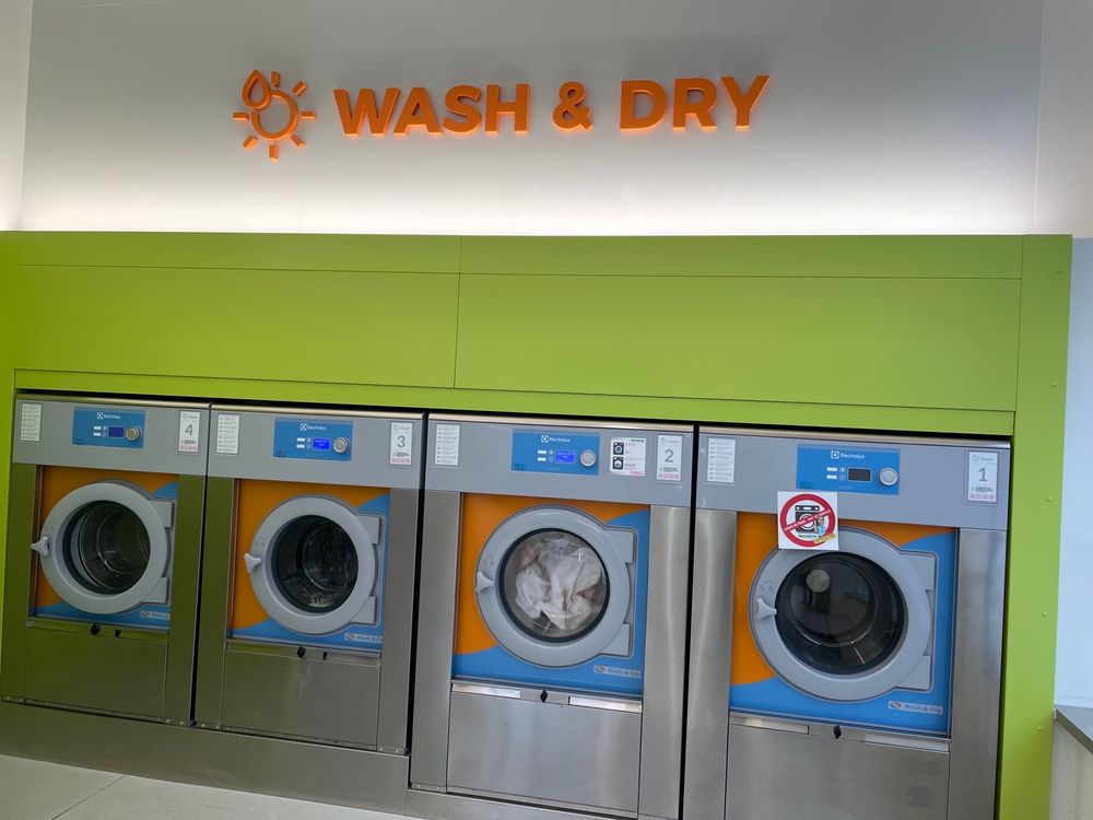 GREEN & CLEAN - Urban-Loritz-Platz 6, Wien, Austria - Laundromat - Yelp