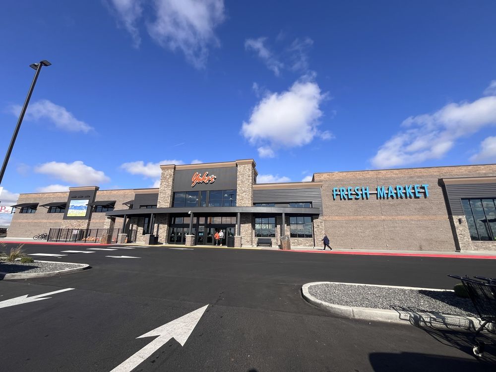 YOKE’S FRESH MARKET - Updated September 2025 - 13 Photos - 1151 S Lyons ...