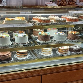 DELUXE ITALIAN BAKERY - Updated September 2024 - 50 Photos & 73 Reviews ...