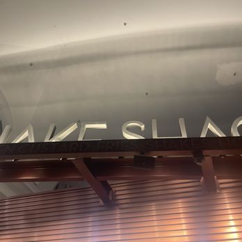 SHAKE SHACK UNION STATION - Updated December 2025 - 398 Photos & 373 ...