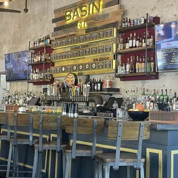 BASIN 141 - Updated September 2024 - 1049 Photos & 493 Reviews - 402 S ...