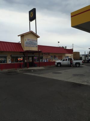 TOWN & COUNTRY MARKET - Updated August 2025 - 23 Photos - 412 S Burnett ...