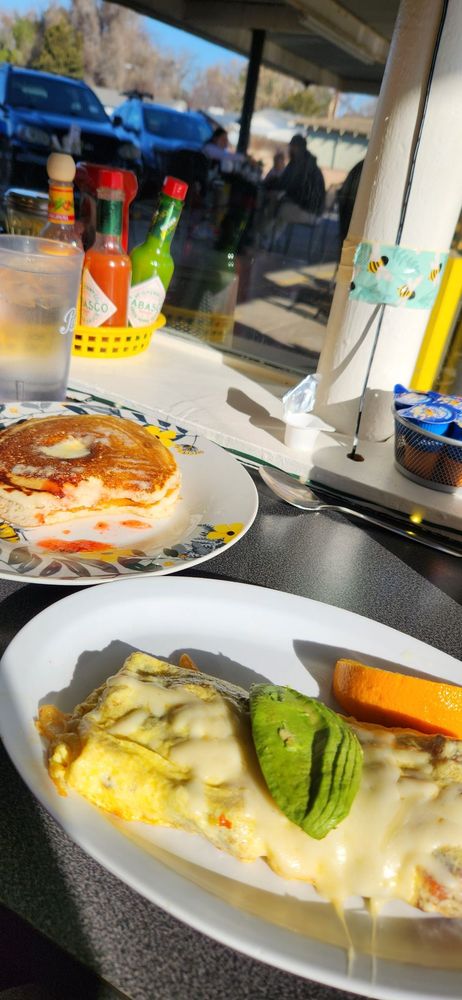 THE BUSY BEE DINER - Updated October 2025 - 66 Photos & 84 Reviews ...