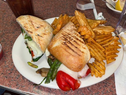 HOLBROOK DINER - 70 Photos & 137 Reviews - 980 Main St, Holbrook, New ...