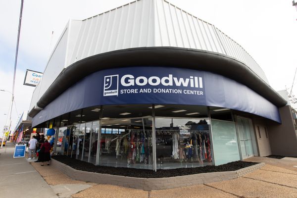 GOODWILL STORE & DONATION CENTER - Updated December 2025 - 24 Photos ...