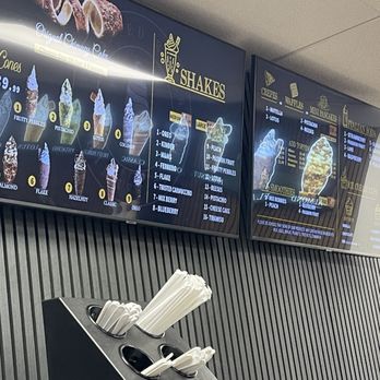 TWISTED ROLLS CHIMNEY CAKE - Updated January 2025 - 83 Photos & 50 ...