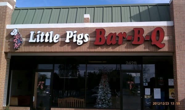 LITTLE PIGS BAR B Q - Updated January 2026 - 33 Reviews - 2428 Hudson ...