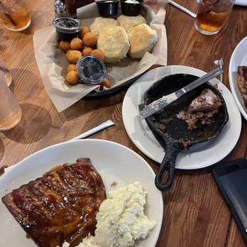 Carolina Style Ribs, Seasonal Skillet Cornbread