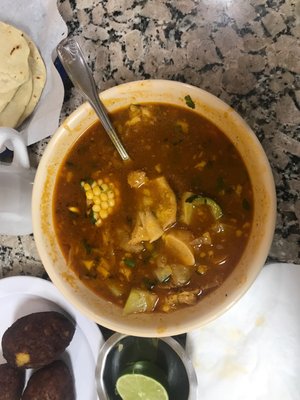 MIS RAICES SALVADORAN CUISINE - 64 Photos & 189 Reviews - 7539 Reseda ...