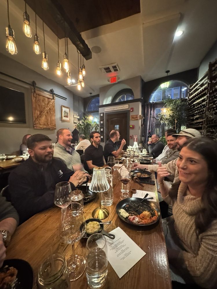 TABLE - Updated August 2025 - 330 Photos & 222 Reviews - 445 Hanover St ...