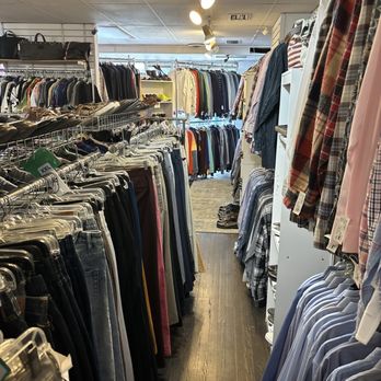 ELLIOTT CONSIGNMENT - Updated December 2025 - 87 Photos & 82 Reviews ...