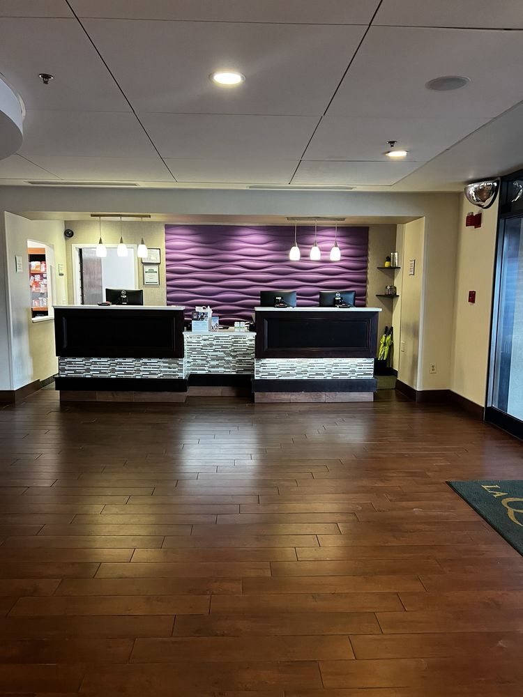 LA QUINTA BY WYNDHAM SPRINGFIELD MA - Updated October 2025 - 137 Photos ...