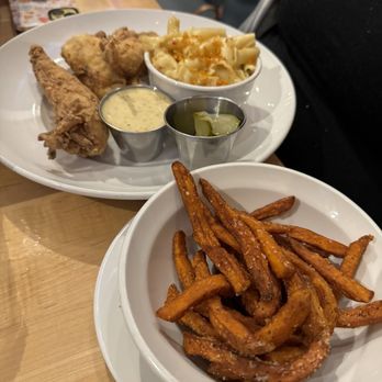 FRETBOARD BREWING & PUBLIC HOUSE - Updated April 2025 - 132 Photos ...