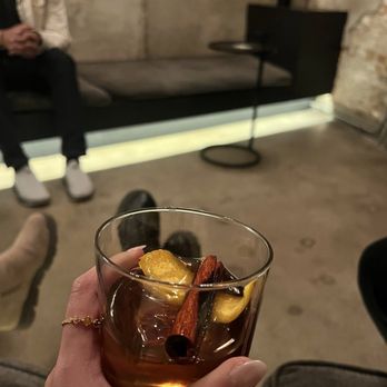 UP ROOM - Updated July 2025 - 296 Photos & 145 Reviews - 2018 W North ...