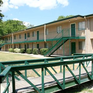 DELLVIEW SWIMMING POOL - Updated November 2025 - 500 Basswood Dr, San ...