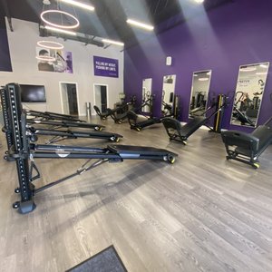 MAE VOLEN SENIOR CENTER - Updated June 2025 - 14 Photos - 1515 W ...