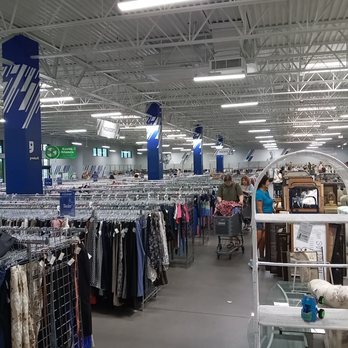 GOODWILL - Updated December 2025 - 26 Reviews - 637 US Hwy 441, Lady ...