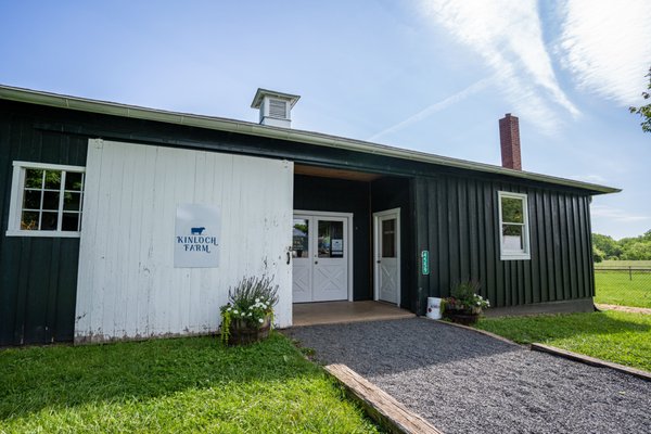 KINLOCH FARM STORE - Updated December 2025 - 4559 Old Tavern Rd, The ...
