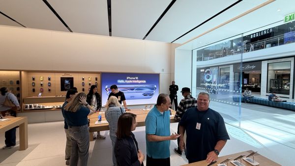APPLE DEL AMO - Updated August 2025 - 43 Photos & 34 Reviews - 3525 W ...