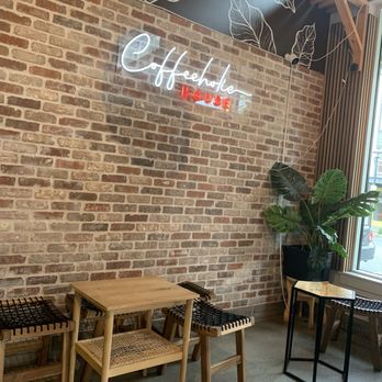 COFFEEHOLIC HOUSE - Updated November 2025 - 588 Photos & 239 Reviews - 8525 Greenwood Ave N ...