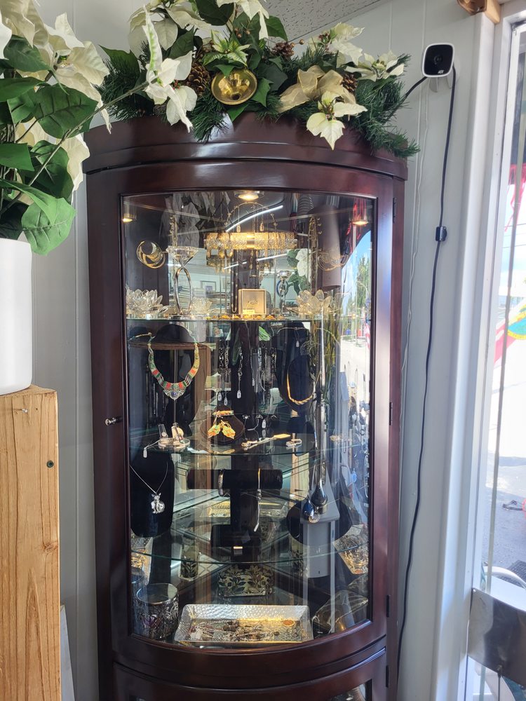 DEMETRIUS VINTAGE CLOSET THRIFT STORE - 11 Photos - 4540 Dixie Hwy ...