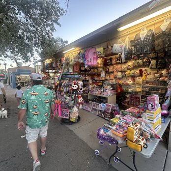 TANQUE VERDE SWAP MEET - Updated December 2025 - 341 Photos & 97 ...