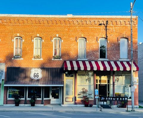 DOCS JUST OFF 66 - 44 Photos & 16 Reviews - 133 S 2nd St, Girard ...