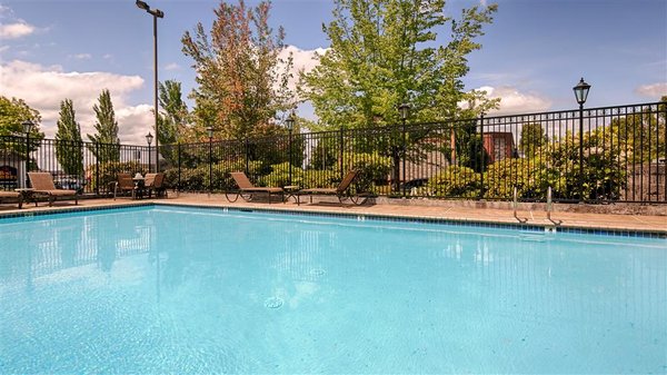 BEST WESTERN PLUS GRAND MANOR INN - Updated May 2026 - 173 Photos & 70 ...