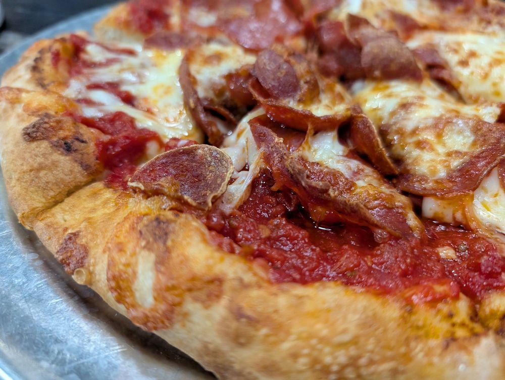 CALIENTE PIZZA & DRAFTHOUSE - Updated December 2025 - 22 Photos & 24 ...