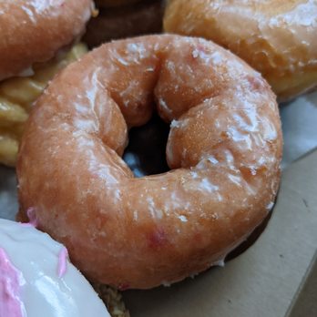 AVON DONUTS INC - 215 Photos & 251 Reviews - 45324 Woodward Ave ...