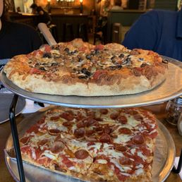 CALIENTE PIZZA & DRAFTHOUSE - Updated October 2025 - 142 Photos & 290 ...