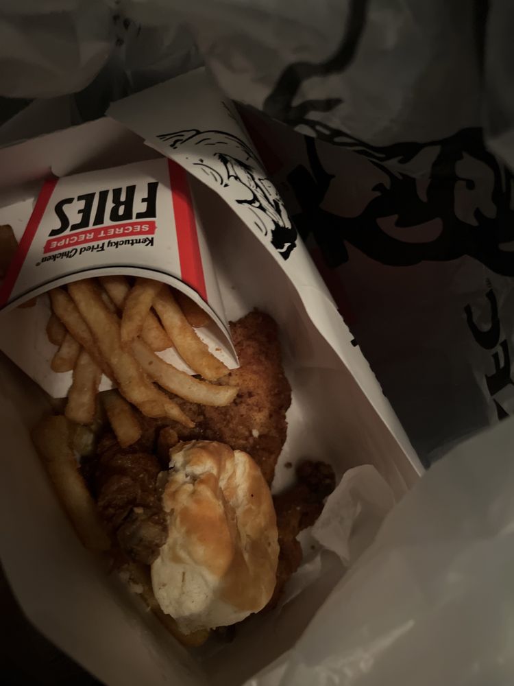 KFC - Updated October 2025 - 14 Photos & 33 Reviews - 700 E Alisal St ...