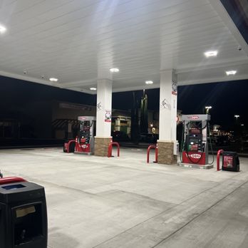 RALPHS FUEL CENTER - Updated November 2025 - 35 Photos - 4001 Ball Rd ...