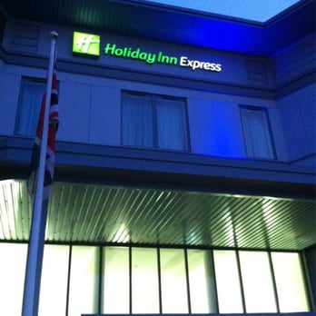 HOLIDAY INN EXPRESS HOTEL LONDON-STANSTED AIRPORT - Updated May 2024 ...