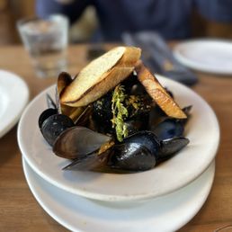 NORMAN ROSE TAVERN - Updated December 2025 - 667 Photos & 860 Reviews ...