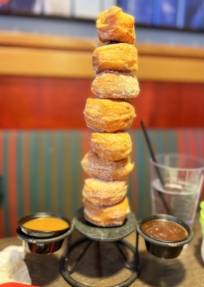 RED ROBIN GOURMET BURGERS AND BREWS - Updated July 2025 - 169 Photos ...